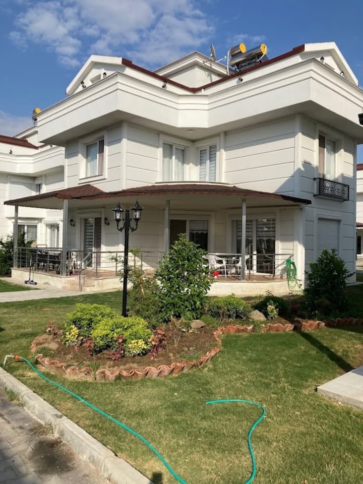 Ege'deki Tatil Villanız  5+1 - Dikili