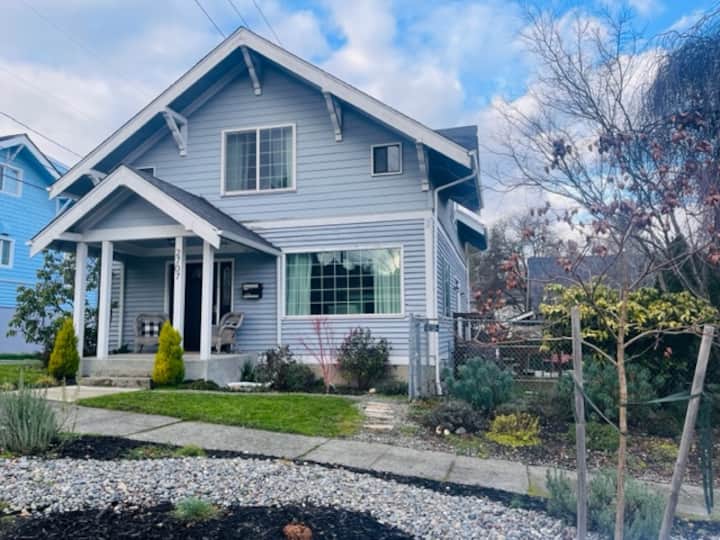 Large North End Tacoma Craftsman Home - Tacoma, WA