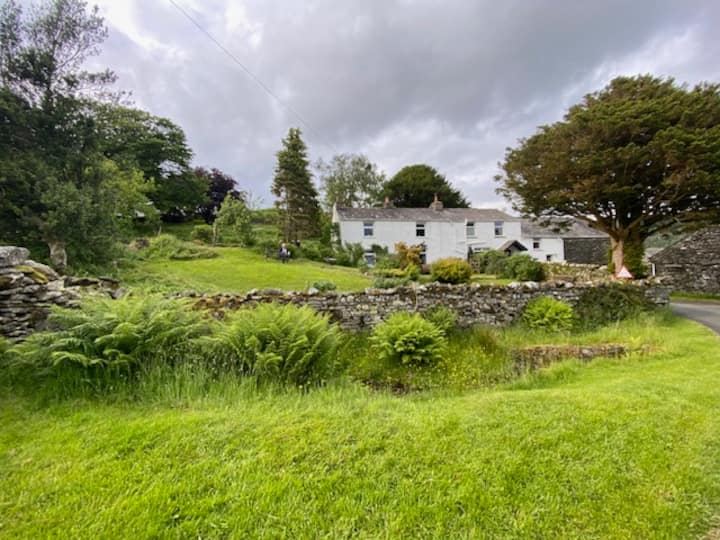 Stephenson Ground, Historic Farmhouse In The Hills - Coniston