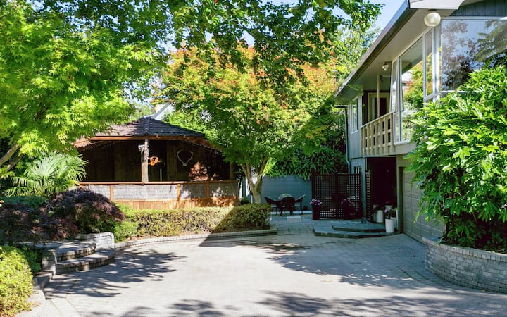The Manor - Spa, Sauna, Huge Grounds - Taupō