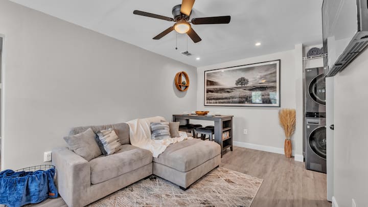 2 King Beds + Fireplace + Fenced Yard Retreat - Winter Haven