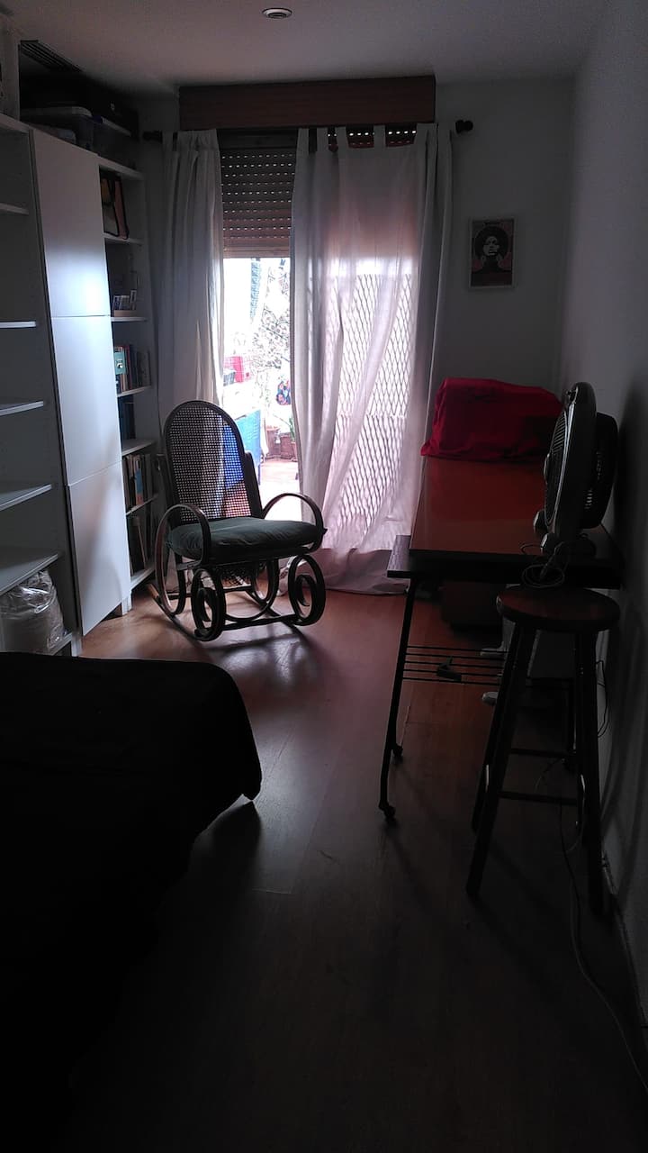 Habitación En Piso Con Patio - Benicasim