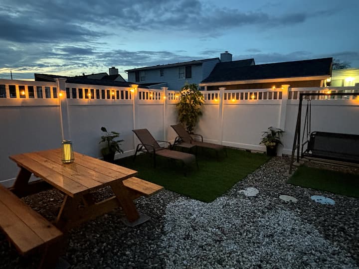 Sunset Corner, A Cape May Gem! - Cape May, NJ