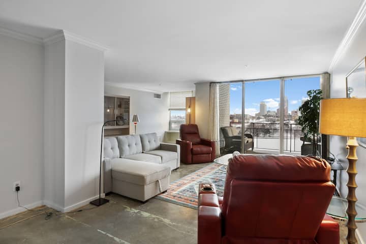 2 Bed Condo With Skyline View - Omaha, NE