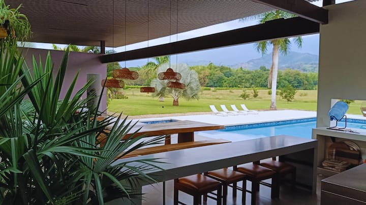 Casa En Viotá, Tv, Wifi, Parking, Piscina, Bbq - Viotá