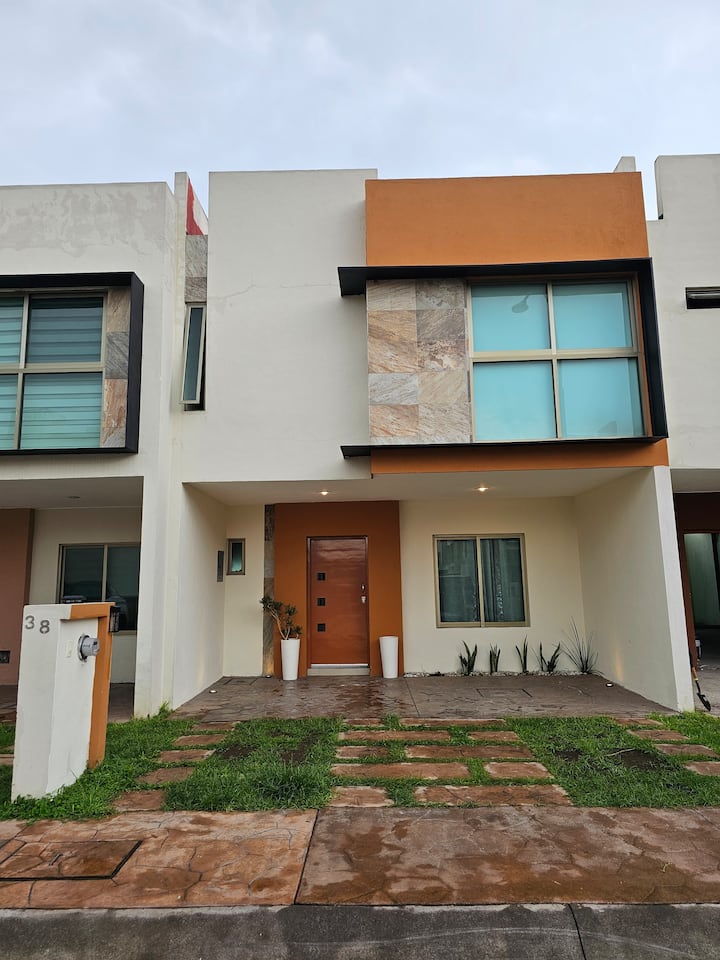 Confort Los Lirios - Tepic