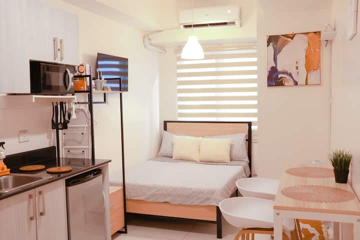 Roomy Studio W/dual Wifi Netflixdisney+near Dlsu. - Manille