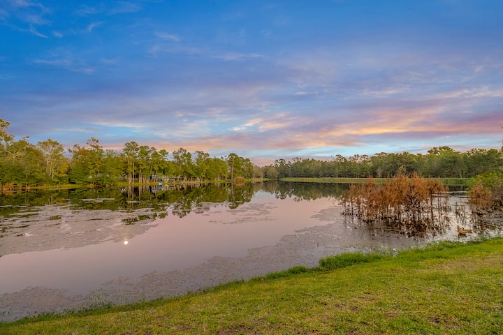 Lakefront Retreat In Willis - Willis, TX