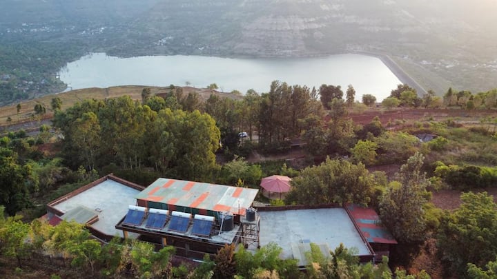 103 Suite - Terra On A Hill - Wai