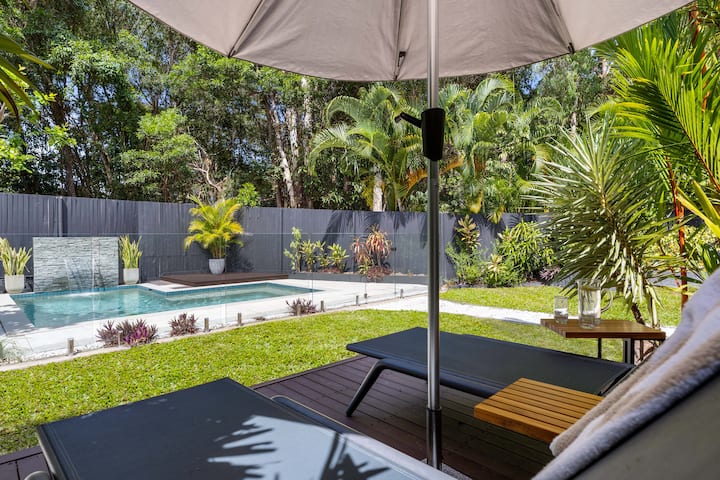 Scandi Palm Cove | Luxury Getaway With Heated Pool - Palm Cove