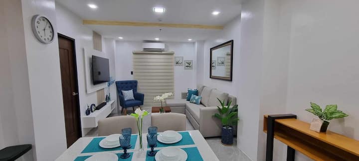 Cozynest: Sophisticated 2-br Luxury Smart Unit 203 - Angeles