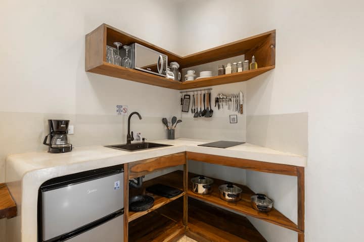 Fully-equipped, Balcony & Pool, Street Parking, Ac - Tulum