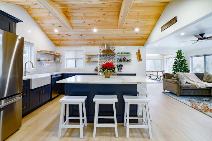 Modern Hammonassett River Retreat - Madison, CT