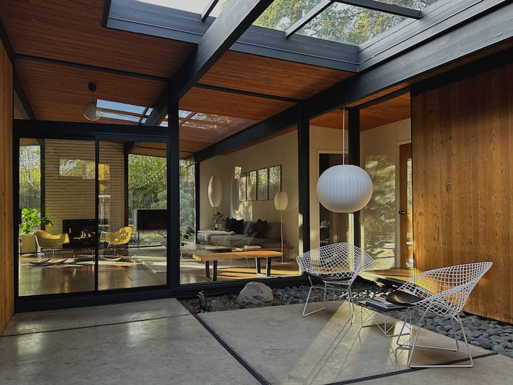 Rummer House - Stunning Mid-century Modern - Beaverton, OR