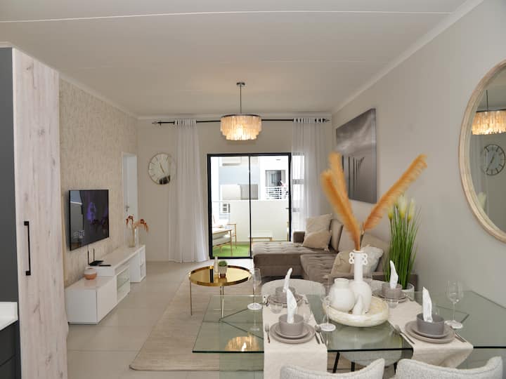 Elcaro Luxury Villas-urban Taupe - Midrand