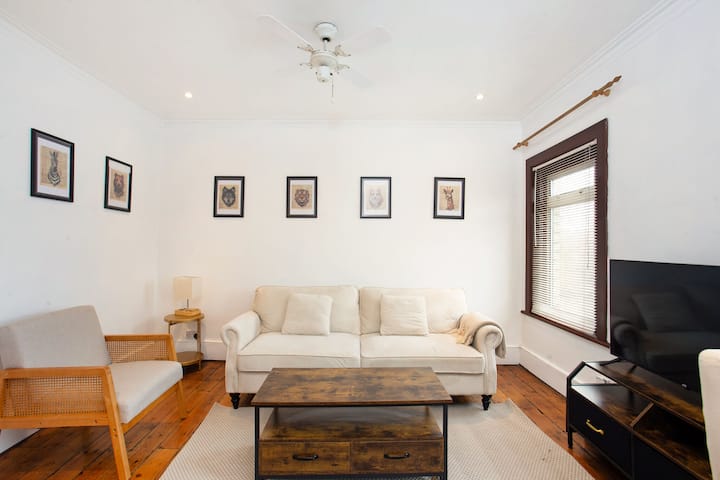 Bright & Sunny Large 1 Bed Flat - Fulham