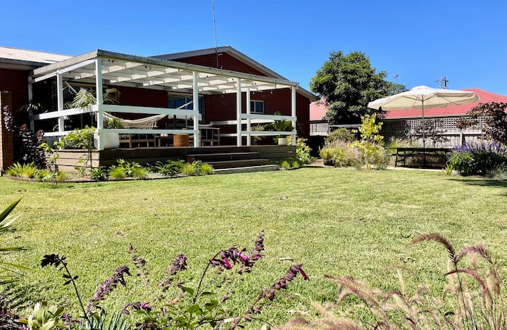 Hidden Villa - Stylish Retreat Near Beach & Shops - Portarlington