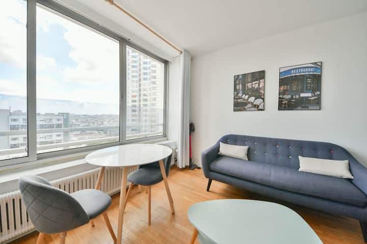 Scenic View Of Paris In A Stylish And Comfy 1br ! - Tour Eiffel - Paris