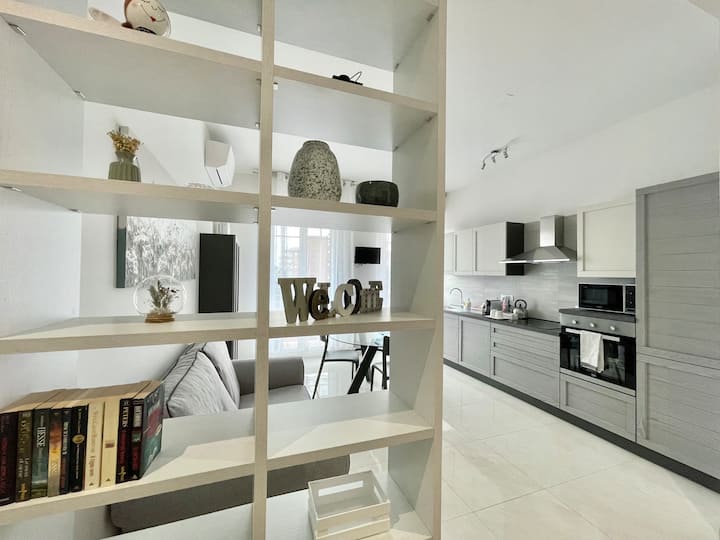 5th Floor Maison Louise Apartment, Porta S. Isaia - Aéroport de Bologne (BGA)