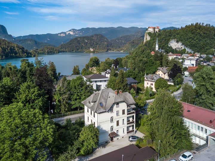 Vila Josephine - Cozy Apartment Near Lake Bled - Bled