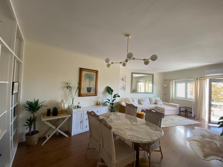 Renovated With Balcony And A.c. 10 Mins From Beach - Cascais