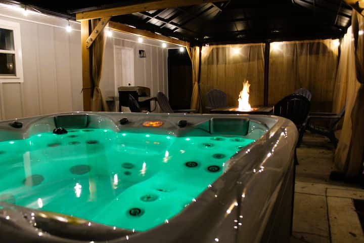 Sopi Oasis | Hot Tub | Fire Pit | Game Room | Pets - Southern Pines, NC