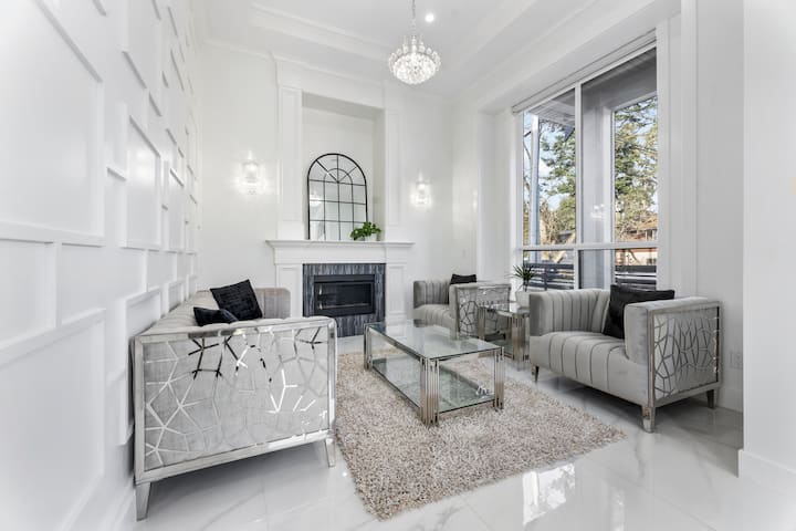 Surrey Central/4bed/4bath/ Brand New - Surrey, BC