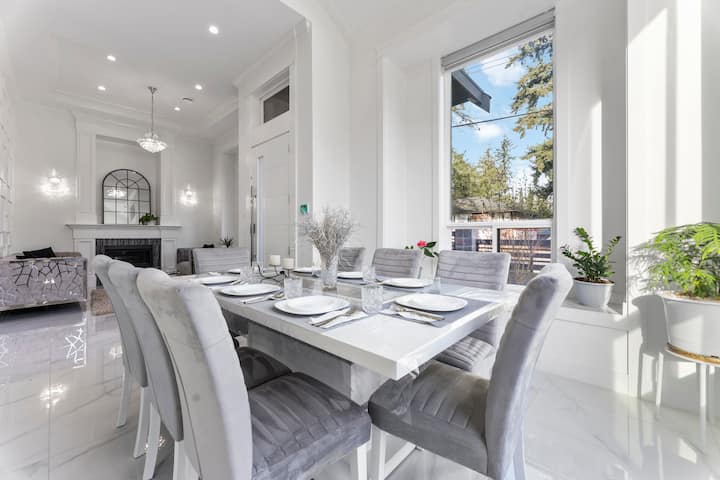 Brand New/4bed/4bath/ Surrey Central - New Westminster