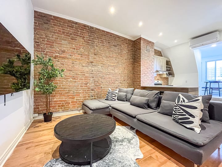 Luxurious 2br On Sainte-catherine - LaSalle