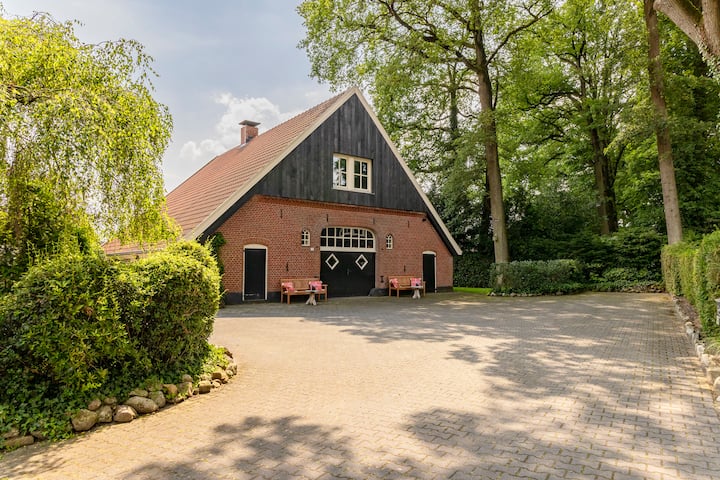 De Familieboerderij Met Finse Kota En Hottub - Enschede