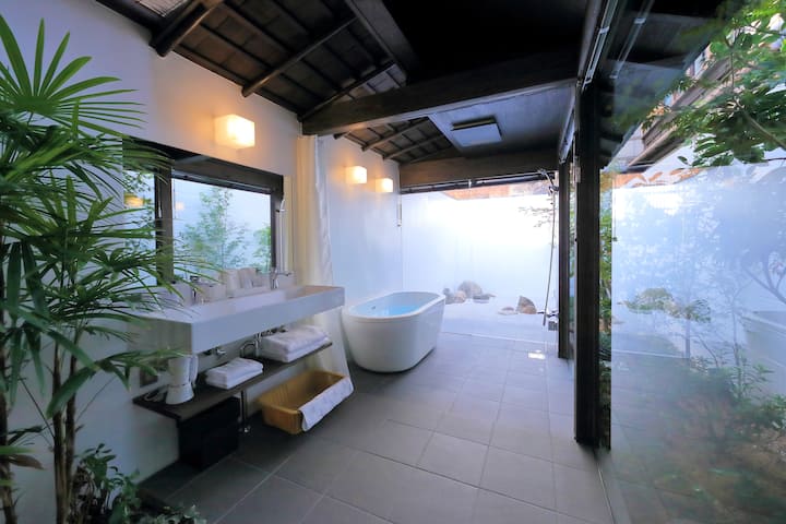 Modern Machiya With Garden Bath/gojo Sta. 10 Mins - Kyoto