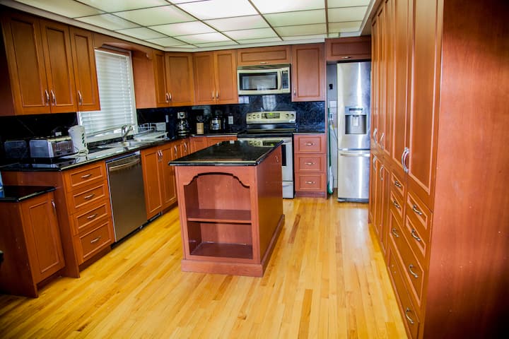 Beautiful & Spacious Home - 