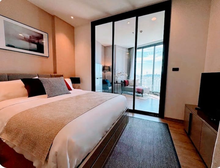 Edge Rare Full 1 Br With Seaview Floor 24 - Pattaya City