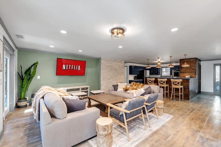 Luxury-family Friendly-game Room-huge Porch - Highlands, NC