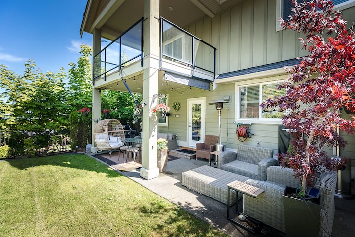 Executive 3 Bedroom Home On Bear Mountain - ラングフォード