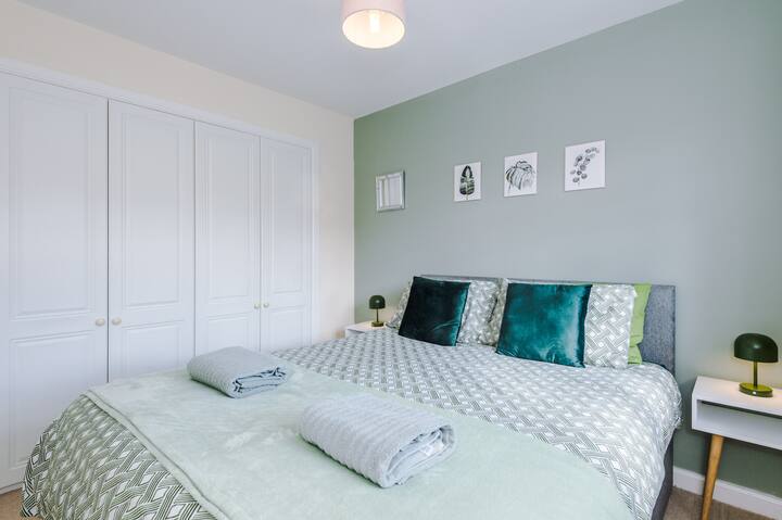 Contractor-friendly 3br | Sleeps 5 - 몰드