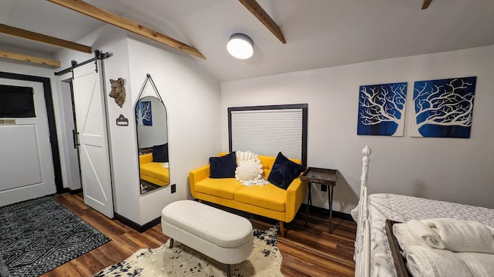 The Tiny Craftsman House In The Historic District - Zephyrhills, FL
