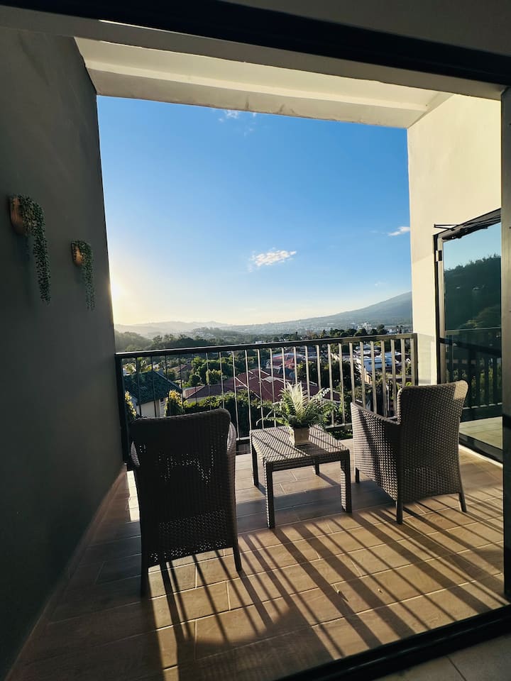 Cumbres 103 : Your Home With Views - サン・サルバドル