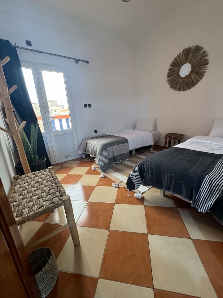Twin Bed Room (Balcony) - Olas Surf House - Imsouane