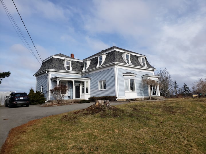 Victorian Home 4 Beds - 3 Bedrooms - Yarmouth