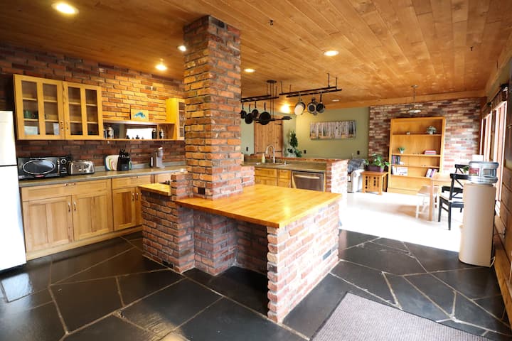 The Fireside | 11 Acres W/ Sauna - Minnesota