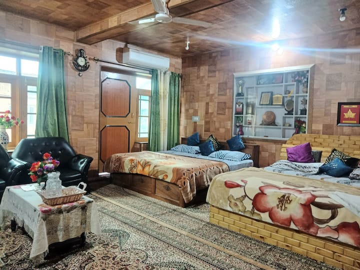 Kashbangla Homestay - Srinagar