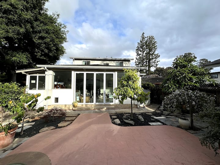Retreat Home Near Menlo Park/palo Alto - Redwood City, CA