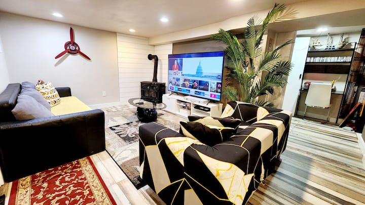 Beautiful Daylight Basment Apt. W/hottub, Sauna - Des Moines, WA