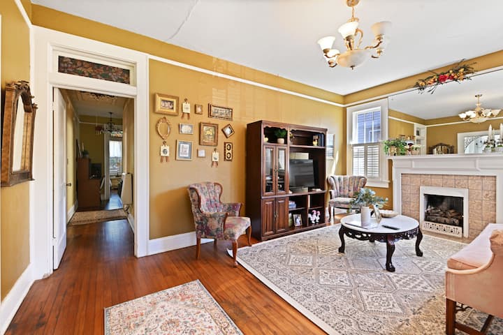 Historical Home Near Maxwell Airforce - Montgomery, AL