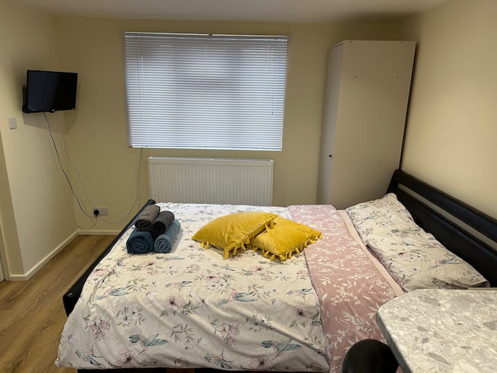 King Room, Double Bed, Private Bathroom,wc, Tv - Barking