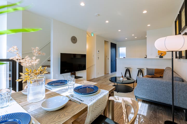 神无月|临近难波、通天阁|Nankai新今宫站北出口2分|地铁直达难波、梅田等地|精美日式整栋一户建 - Osaka