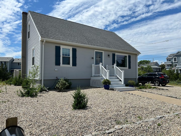 *New* Sea-point Getaway | 4bd, 2b - Newburyport, MA