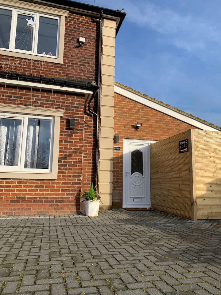 Annex C, A One Bedroom Flat In South London - Croydon