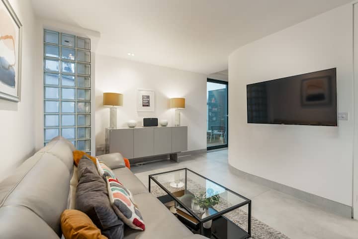 Stylish South Dublin 2 Bed Home - Dún Laoghaire